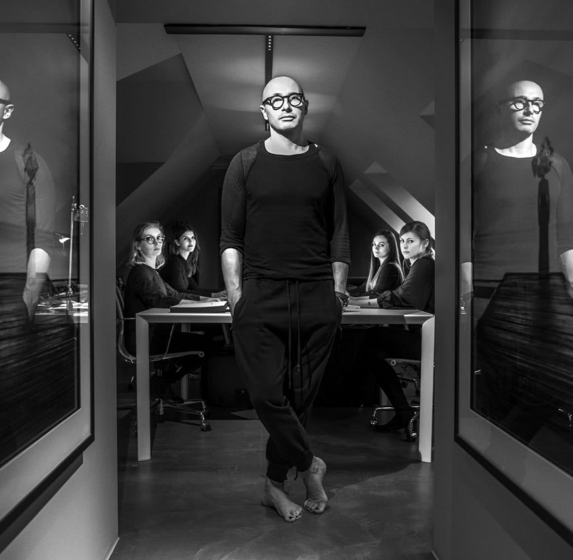 Za legendarny projekt Domu Kwadrantowego doceniono go zagranicą. Kim ...